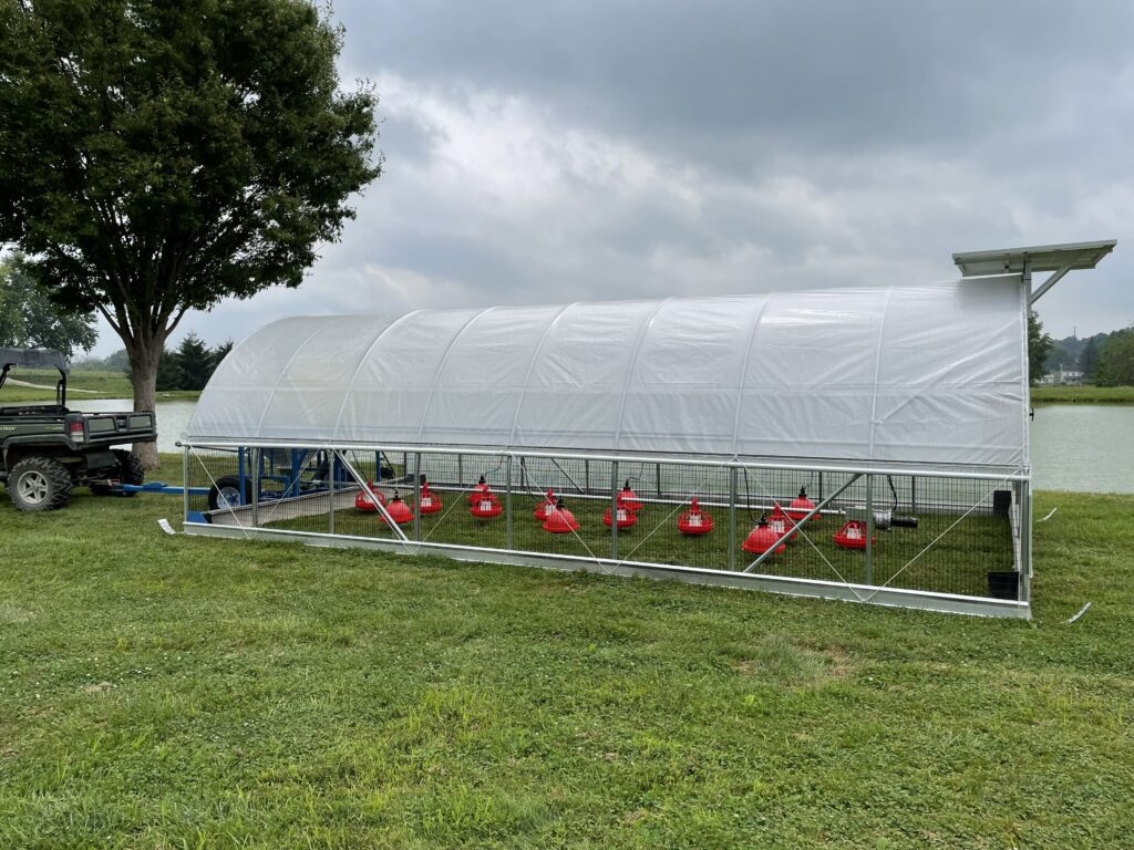 Mobile Range Coop [Broilers] Model 250