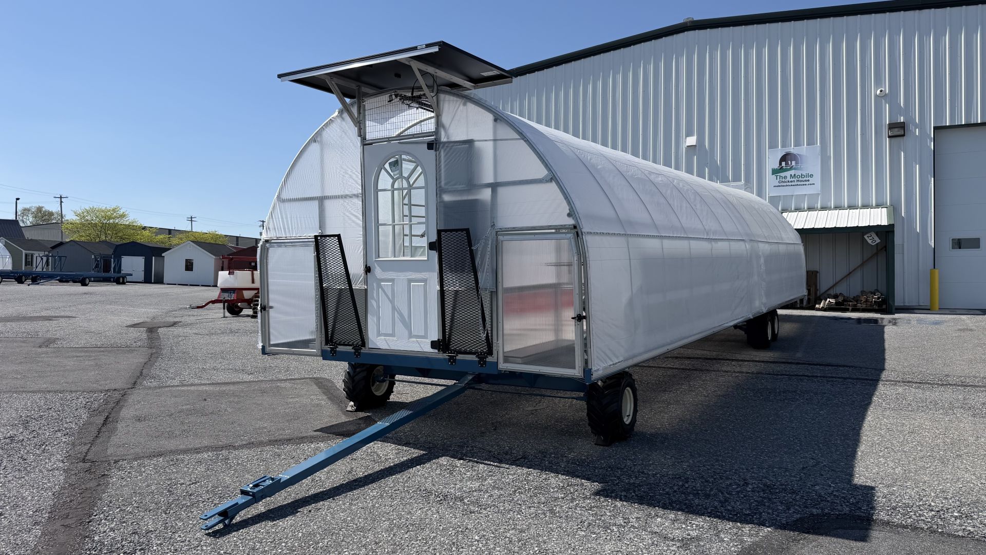 Mobile Chicken House Model 1000 — High-Volume Egg Production for 1000 ...